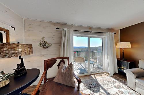 The Bear Hug - Deer Ridge Mountain Resort E107, Gatlinburg – Updated ...