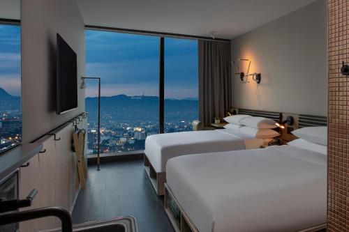 Moxy Downtown Los Angeles, Los Angeles – Updated 2023 Prices