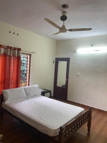 Honey Dew, Pulpally (updated prices 2024)