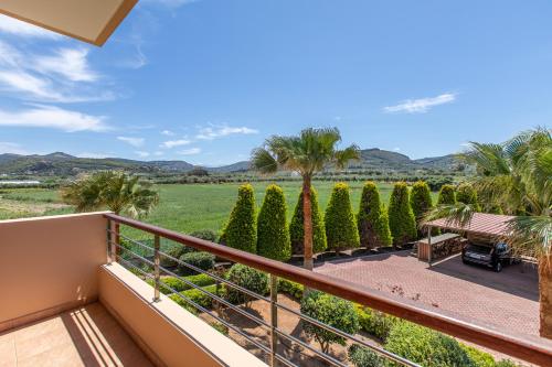Gold Crest Home in Drapanias beach, Nopigia, Kissamos (updated prices 2024)