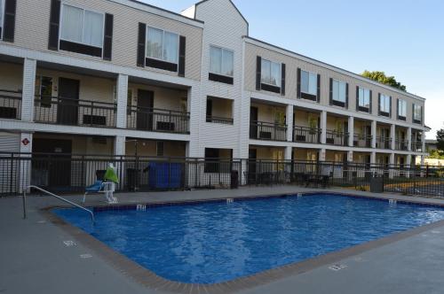 Days Inn by Wyndham Marietta-Atlanta-Delk Road, Marietta – Updated 2024 ...
