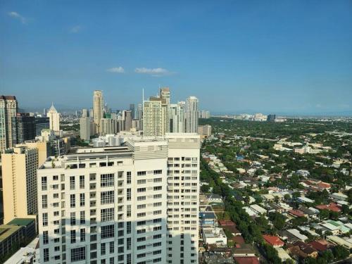 Makati Penthouse with Stunning City Skyline View, Manila (updated ...