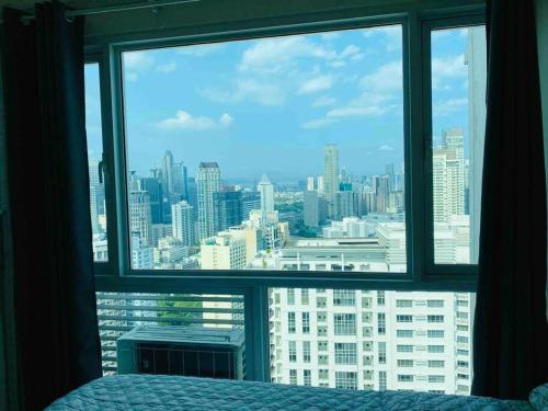 Makati Penthouse with Stunning City Skyline View, Manila (updated ...