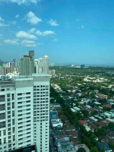 Makati Penthouse with Stunning City Skyline View, Manila (updated ...