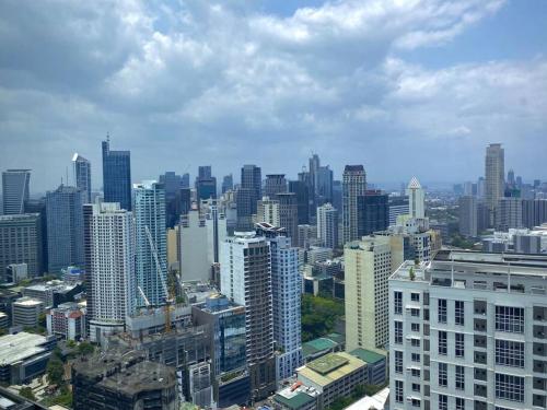 Makati Penthouse with Stunning City Skyline View, Manila (updated ...