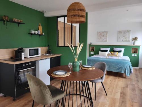 Les Secrets du Lac, Ardres (updated prices 2024)