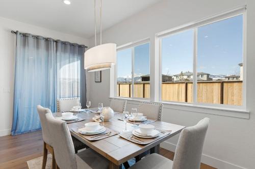 DT Reno - Luxurious 4BR Home w Dedicated Workspace, Reno (updated ...