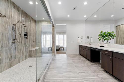 DT Reno - Luxurious 4BR Home w Dedicated Workspace, Reno – Updated 2024 ...