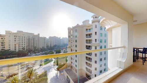 Al Dabas Beach Views, 3BD Sleeps 6, Beachfront Beach & Pool Access ...