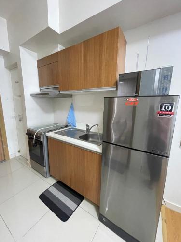 Condo near UP-PGH, St. Lukes Medical Center and U.S Embassy in Ermita ...