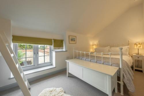 Sutton Cottage, Thornham (updated prices 2024)