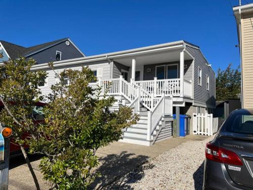 Beautiful Waterfront Ranch for 8, Beach Haven West (updated prices 2024)