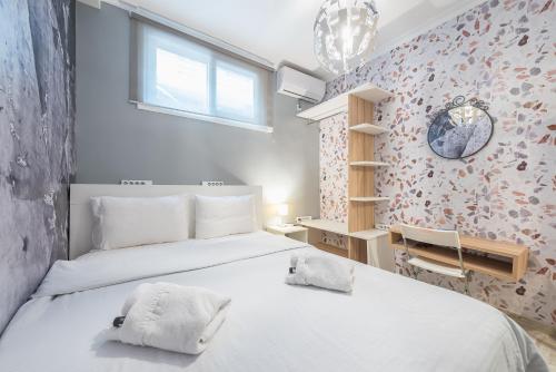 Welcoming Koukaki Home by Cloudkeys, Athens – Updated 2024 Prices