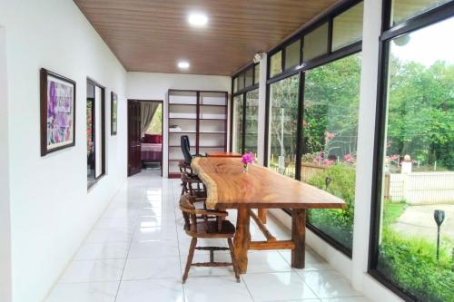 Amazing Villa at Lake Arenal 2, Tronadora (updated prices 2024)