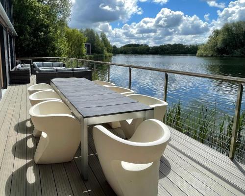 Northbow Lodge at Lakes By Yoo, Lechlade (updated prices 2024)