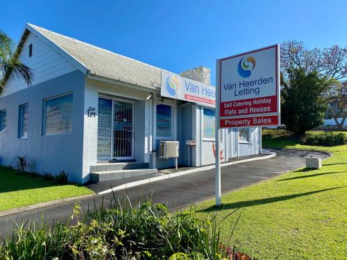 Laguna La Crete 106, Uvongo Beach (updated prices 2025)