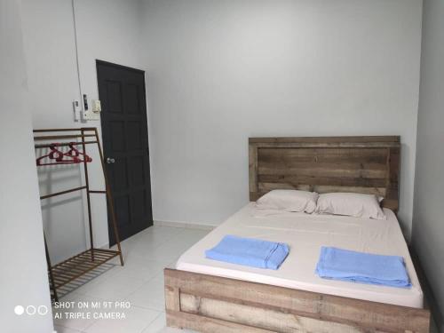 NEW 55 Homestay Corner Lot Spacious House in Bukit Bakri Muar, Muar ...