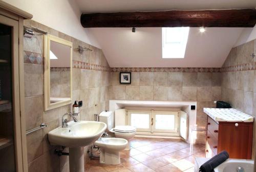 Villa Lucini 1886, near Lake Como and Milan, Calco, Italy - Booking.com