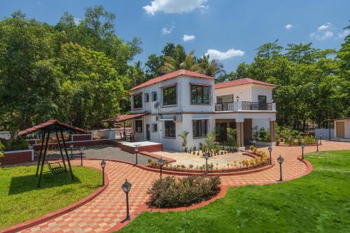 SaffronStays RiverFront Manor, 5-BDR pool villa by Pej River, Karjat ...