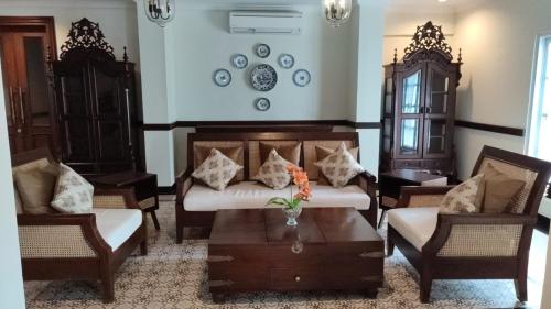 LE SEMAR HOTEL KARAWACI, Dahung – Updated 2024 Prices