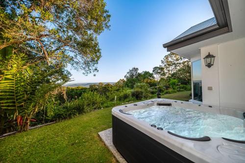 Ninderry Manor-Spectacular Hinterland retreat, Ninderry (updated prices ...