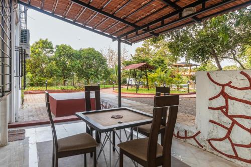 SaffronStays RiverFront Manor, 5-BDR pool villa by Pej River, Karjat ...