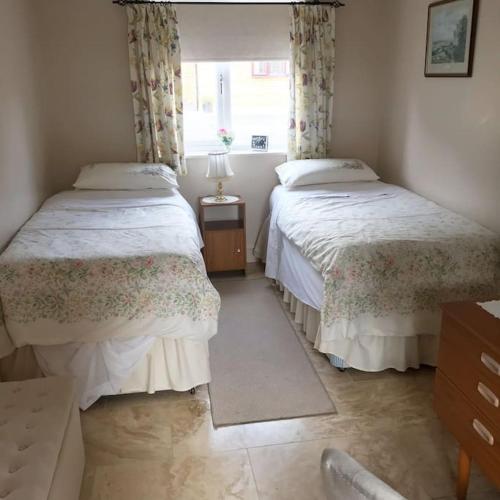 Kenns Farm - 2 Beautiful Barns, Carterton (updated prices 2025)