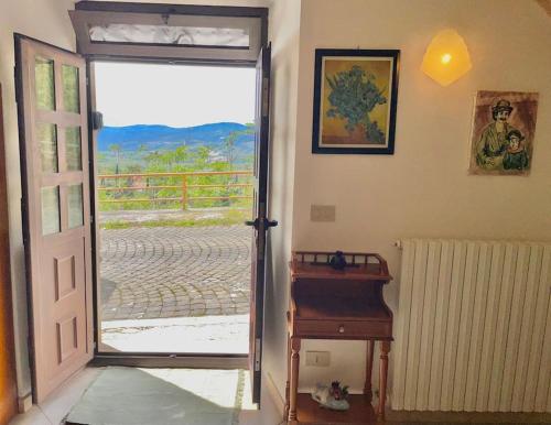 Nonna Marisa House (In the rock), Ofena (updated prices 2025)