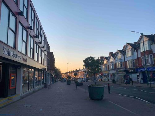 Stunning Bright Two Bedroom Apartment In Southbourne, Southbourne ...