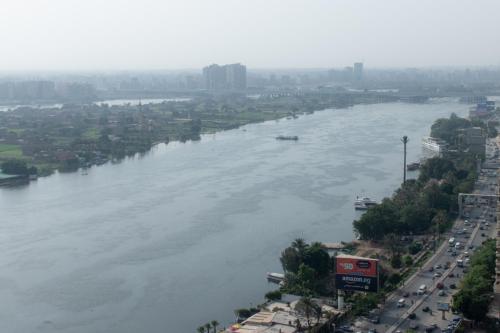 Cairo, Pyramids and Nile River View Luxury Apartment, Maadi Corniche ...