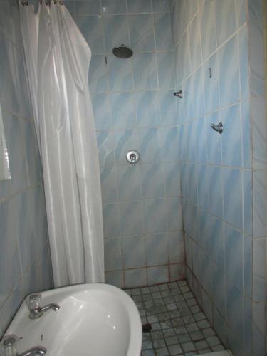 African Cave Lodge close to Dinokeng in Hammanskraal, Babelegi ...