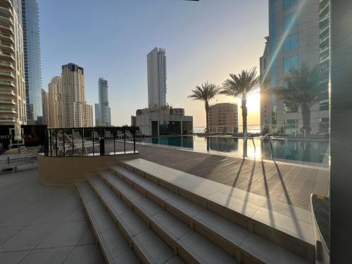 Luxury-Designer 1 BR Sea View, Dubai (updated prices 2025)