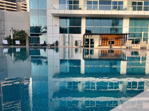 Luxury-Designer 1 BR Sea View, Dubai (updated prices 2024)