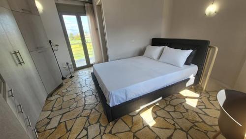 Temeni windmills, Témeni (updated prices 2024)