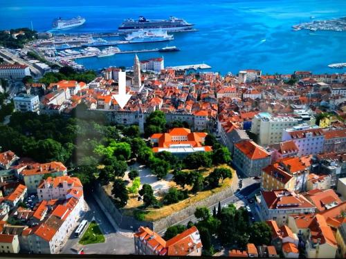 3M Golden Gate, Split (updated prices 2024)