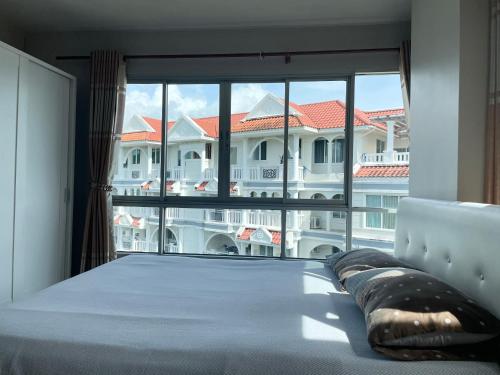 Beautiful top floor corner studio in Phuket center, Kathu (updated prices 2026)