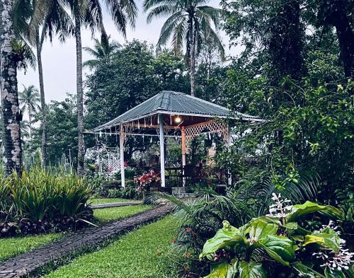 BALAI BANAHAW Vacation Farm and Private Resort, Lucban – Updated 2023 ...