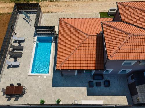 Apartment Flego with private swimming pool and big outside space ...