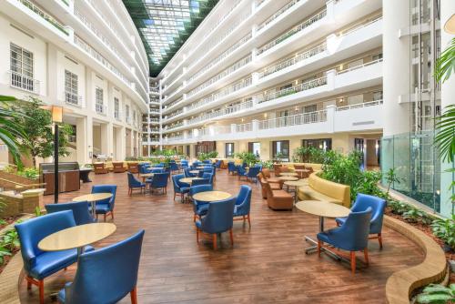 Embassy Suites by Hilton Alexandria Old Town, Alexandria – Updated 2024 ...