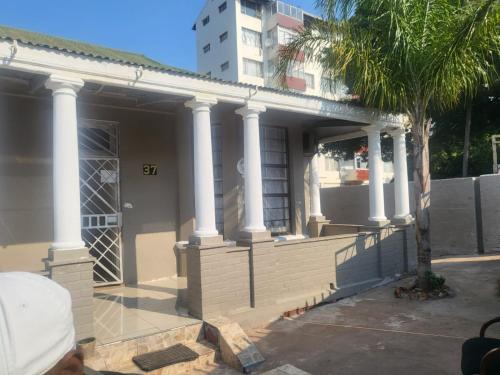 Pro Delux inn, Durban (updated prices 2024)