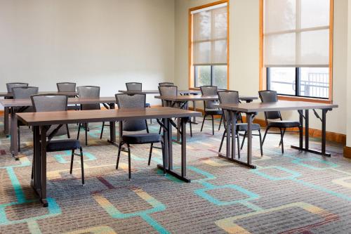 Residence Inn by Marriott Springfield Old Keene Mill, Springfield ...