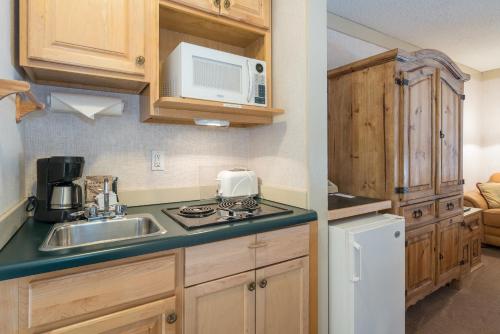 Mountainside Inn 121 by Alpine Lodging Telluride, Telluride (updated ...