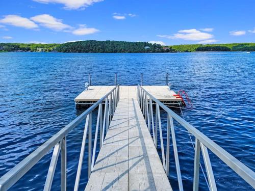 Iconic Glass Mansion - Huge Views - Best Location, Osage Beach ...