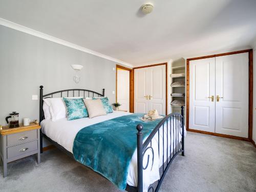 Little Fourways, Saint Minver (updated prices 2024)