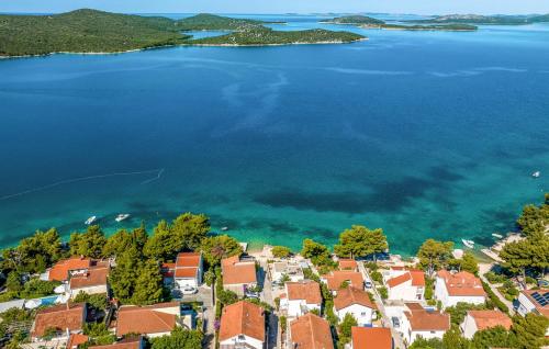 VILLA M&M - sea and beach within 35 steps, Zaboric (updated prices 2024)