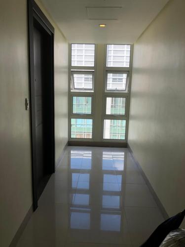 101 Newport Boulevard-Favila Condotel Unit near Airport, Manila ...