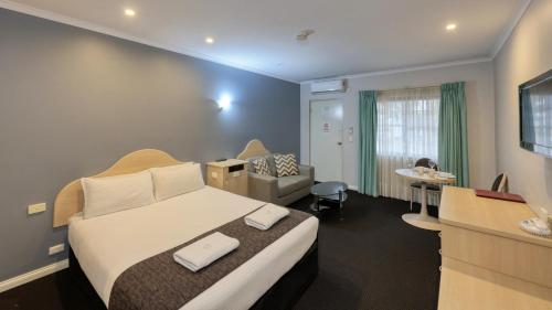 Charles Rasp Motor Inn & Cottages, Broken Hill (updated prices 2025)