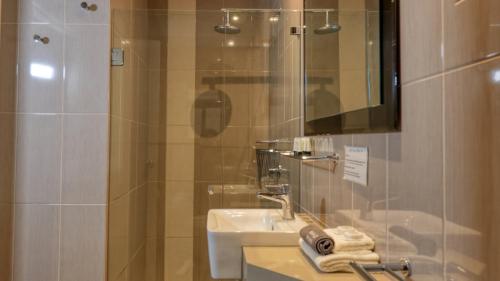 Charles Rasp Motor Inn & Cottages, Broken Hill (updated prices 2025)