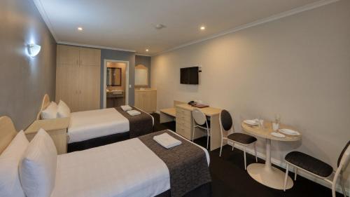Charles Rasp Motor Inn & Cottages, Broken Hill (updated prices 2025)