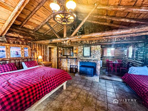 The John Wayne Cabin At Angel Valley Ranch, Duck Creek Village (updated ...